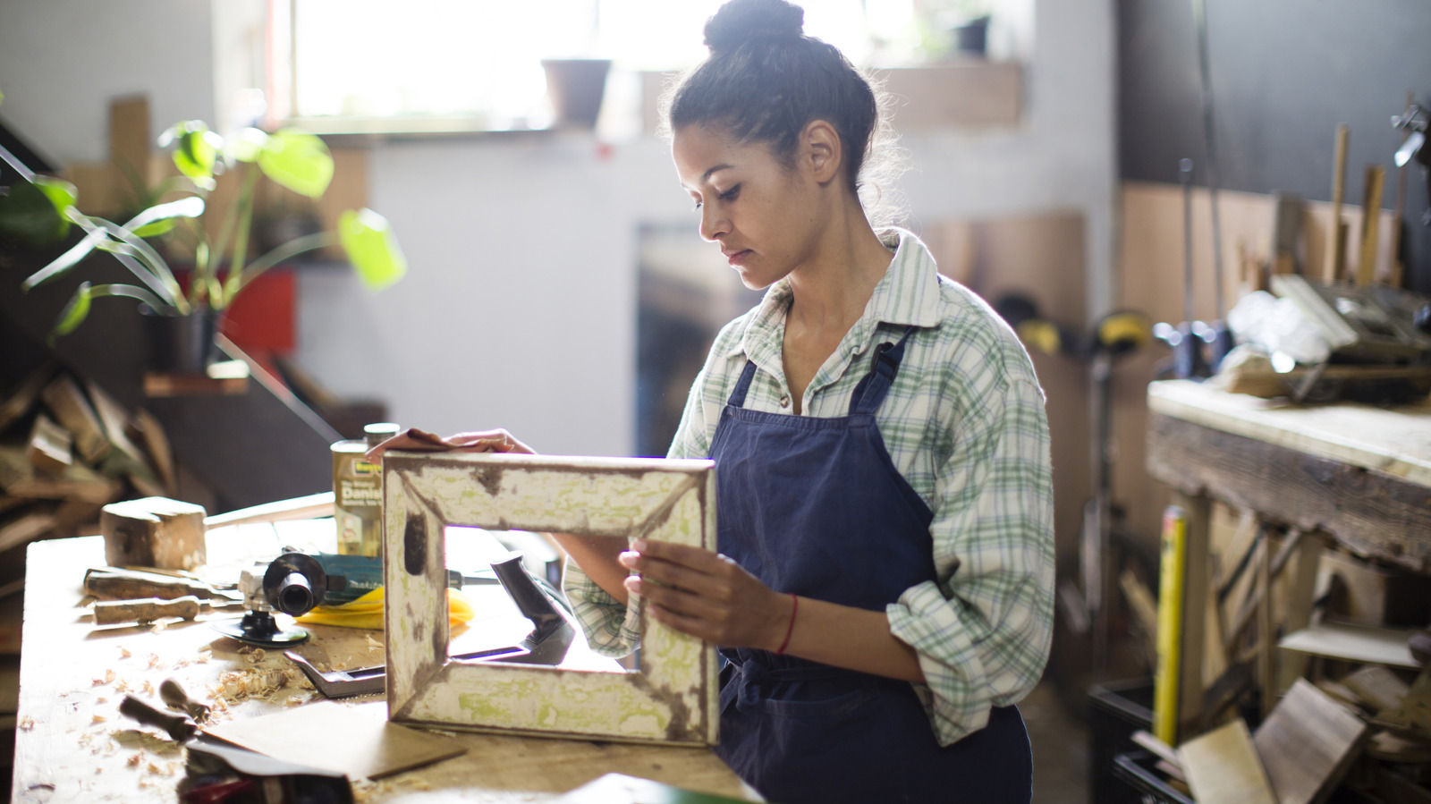Your Sign To Reuse Every Ugly Picture Frame By Wrapping It In Fabric